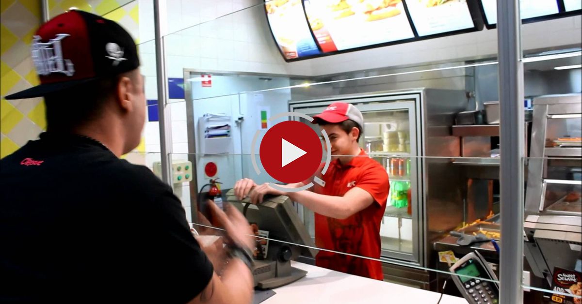 HOW TO ORDER KFC LIKE A BOSS - Video Blog | Evadează